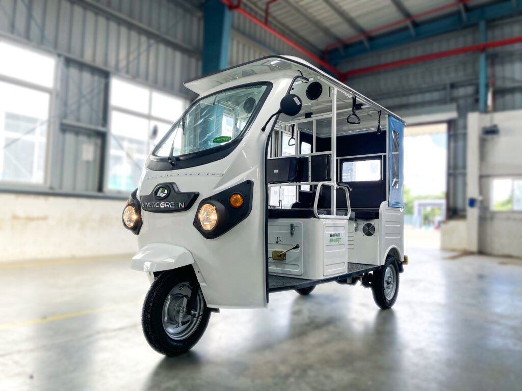 Kinetic Green launches New Limited Edition Safar Smart Electric 3 ...